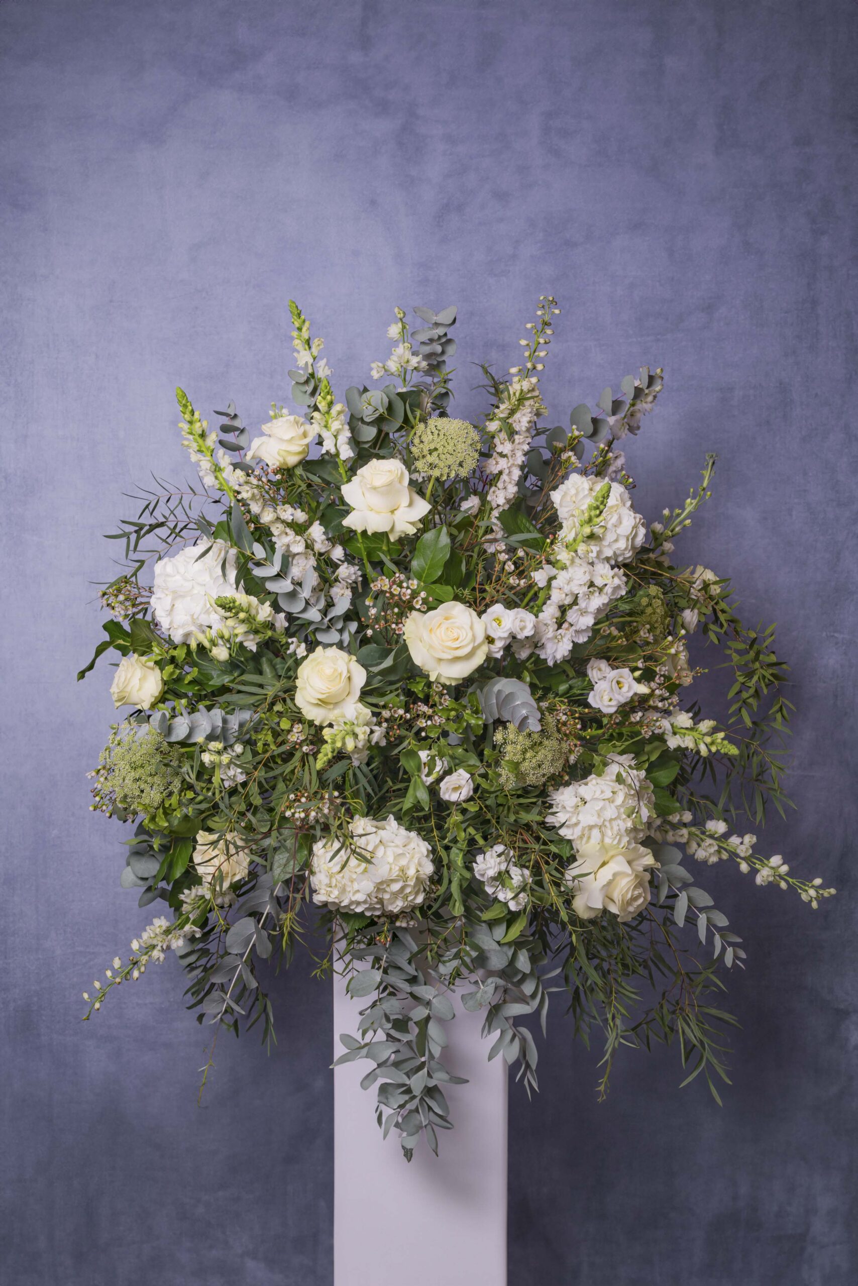 plinth - wedding flowers - go.botanica bespoke florists