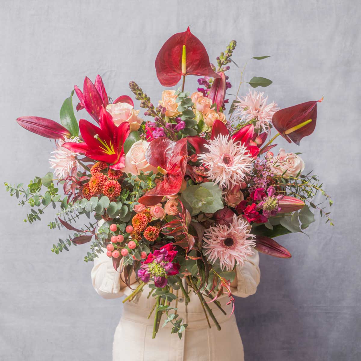 peach noir valentine's bouquet - go.botanica bespoke florists